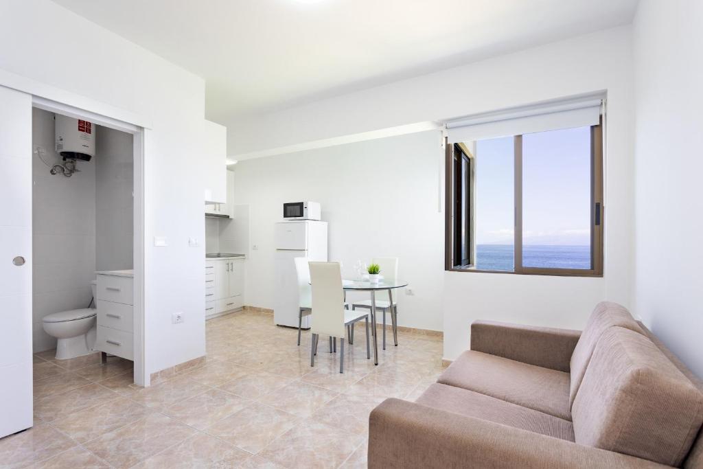 Home2Book Bright Escape by the Sea Puerto Santiago, Puerto de Santiago (prezzi aggiornati per il ...