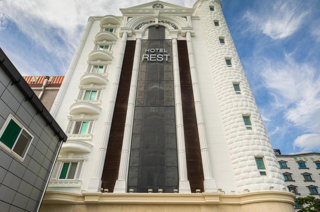 Rest Hotel Mokpo Pyeonghwa square branch, Mokpo (updated prices 2026)