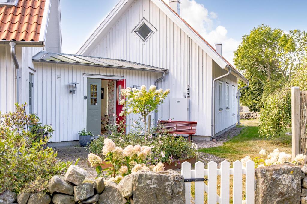 Vacation Dream with Sea View, Sauna, Patio & BBQ, Glommen (tarifs ...