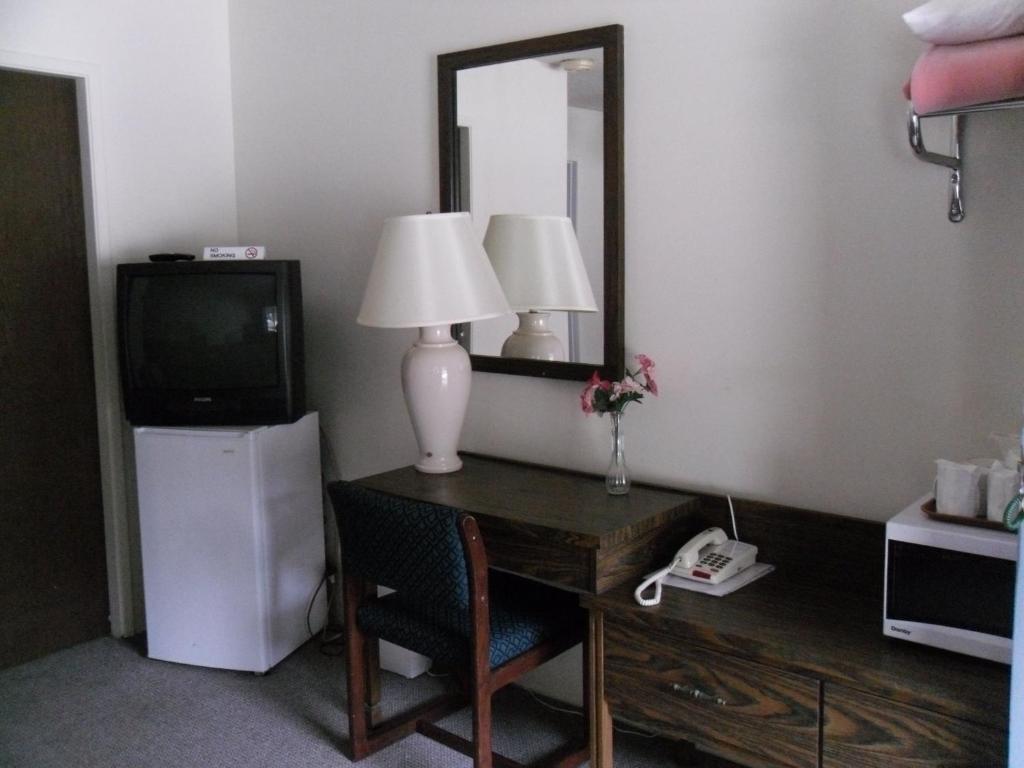 Canyon Alpine Motel, Boston Bar (updated prices 2025)