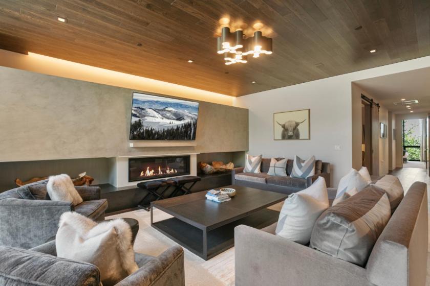 203 - Three Bedroom Deluxe One Empire Pass condo, Park City (precios ...