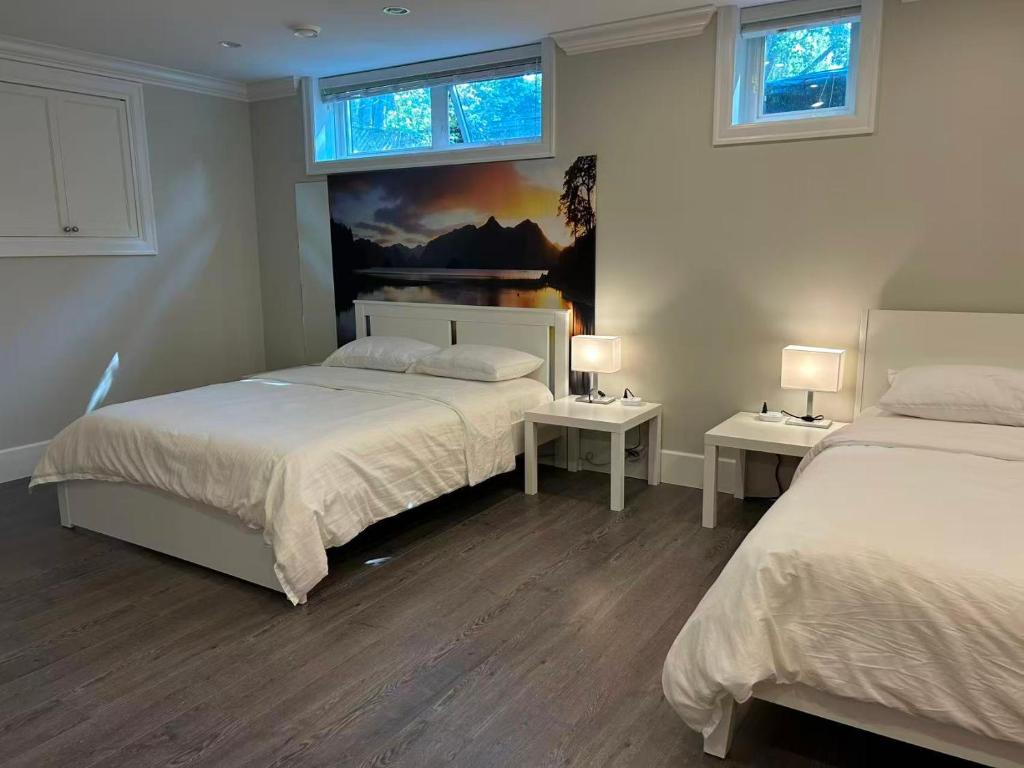 Magee House New Spacious Two Queen Close to UBC, Vancouver (preus ...