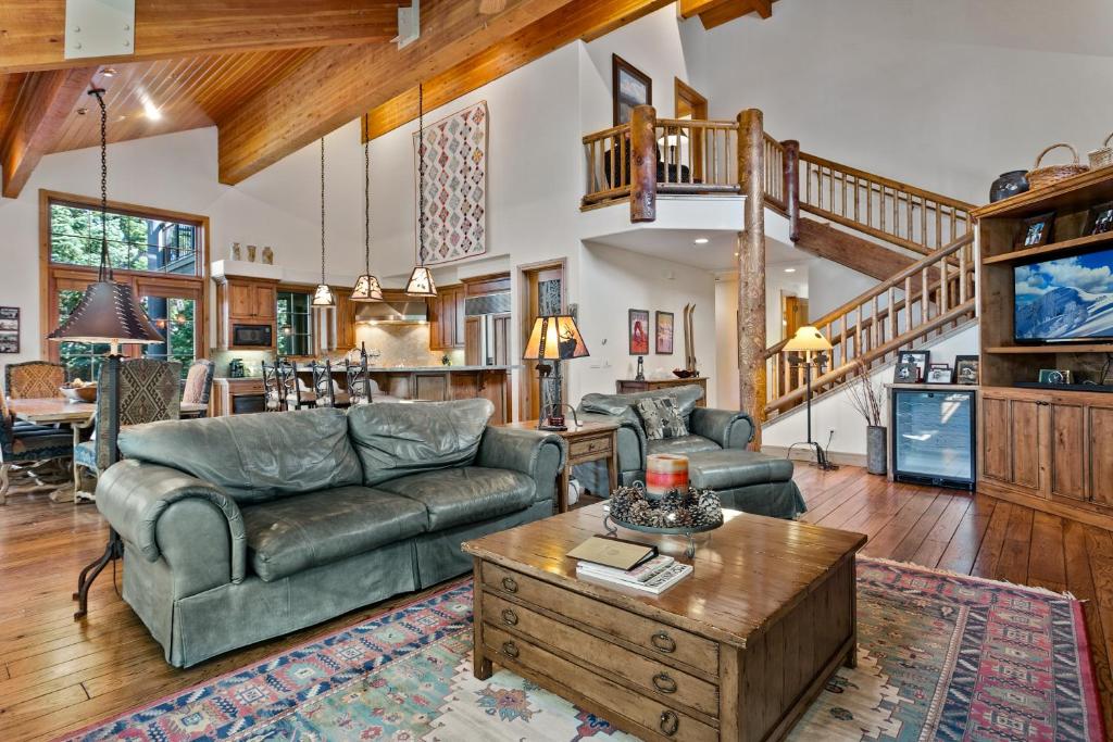 Bellemont Home at Deer Valley Resort - 6 Bedroom Home with Hot Tub #8 ...