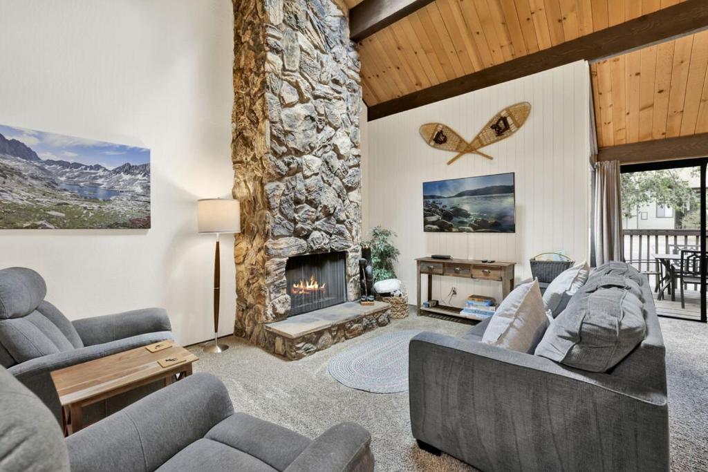 Switzerland Summit Condo- Cozy Base Camp Resort Chalet- Walk to Ski ...