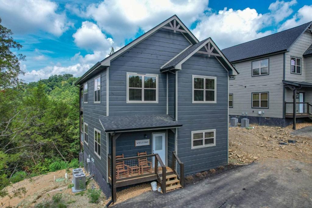 Moonwalking Bear- Perfect Fall Cabin Stay（セバービル）：（最新料金：2025年）