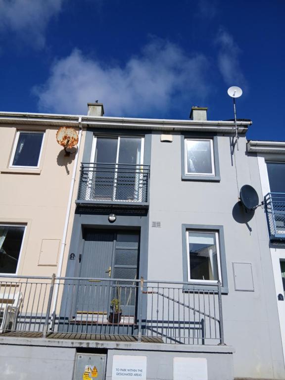 2 Cois Farraige, Kilkee (updated prices 2025)