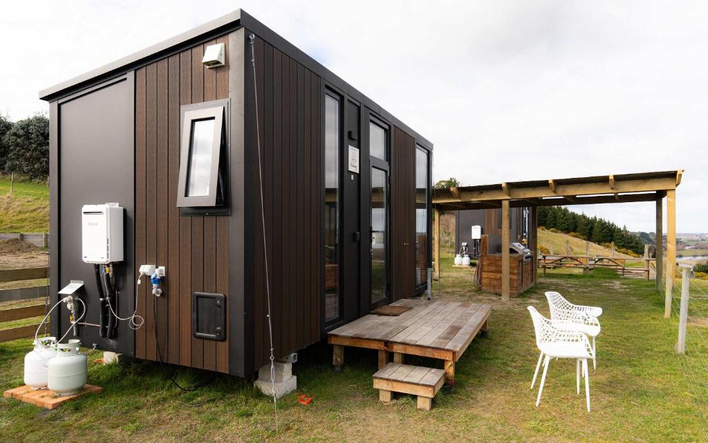 Bruce Farm Alpaca Cabin 2 by Tiny Away, Balclutha (updated prices 2026)