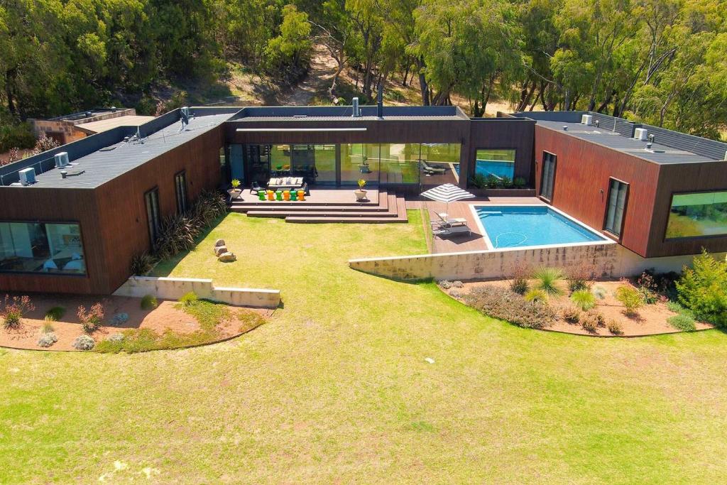 Sophie's Vineyard - Sprawling Scenery with Pool, Yallingup Siding ...