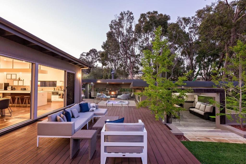 Sunrise Tranquillity - Luxe Retreat with Heated Spa, Yallingup Siding ...