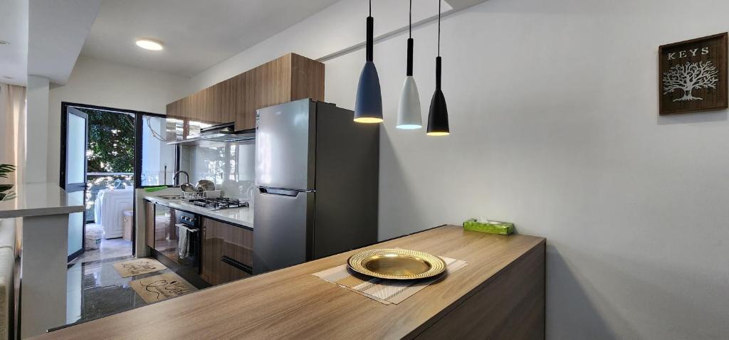 Serene executive 2 bedroom suite near Riverside Square at Winchester ...