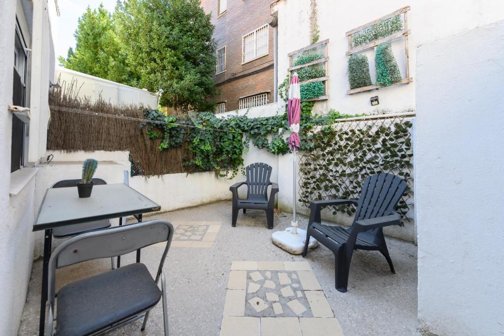 Moderno piso de 1 dormitorio con terraza para relajarte en Madrid ...