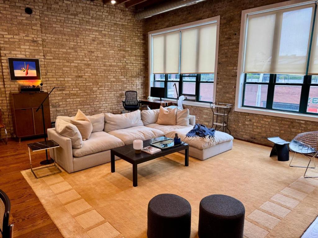 Luxe 3BR Loft, Rooftop Lounge in Fulton Market, Chicago (2026 ...