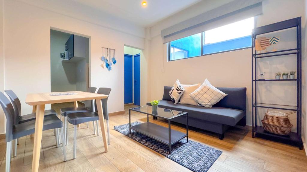 ZIELO Modern apt steps to Zocalo Rooftop views, Mexico City (updated ...