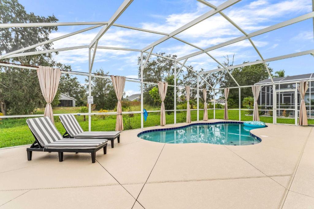 The Sunny Spot - Home for 8, Davenport (updated prices 2026)