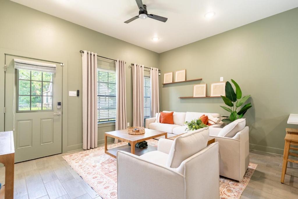 The Golden Tiger, Baton Rouge (updated prices 2025)