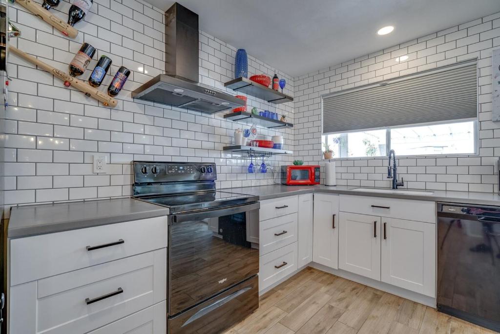 Shortstop at Sloan with Pool and Dog Friendly Near Sloan Park, Mesa ...