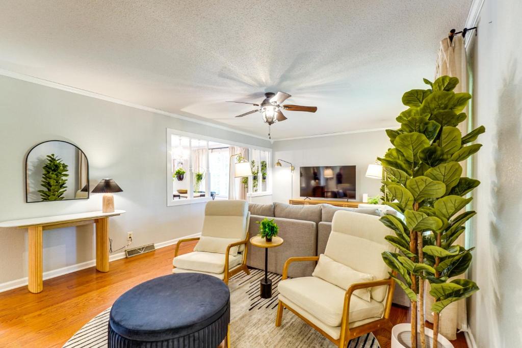 1 Mi to Dtwn Quiet Retreat with Yard in Clinton, Clinton (2025-ös ...