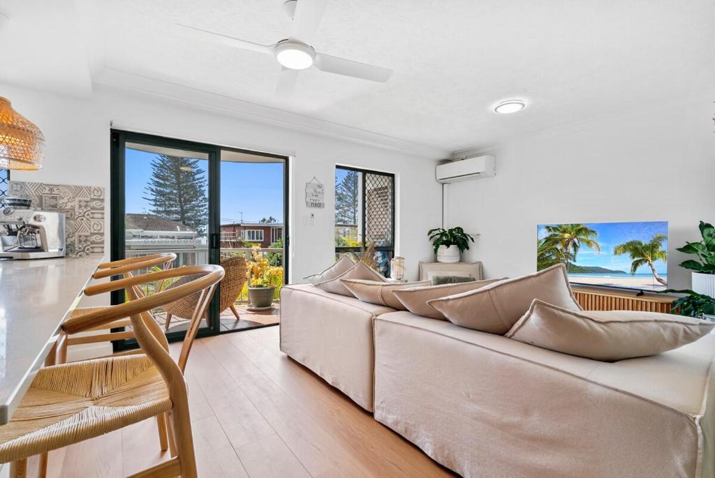 Coastal Retreat at Bilinga Beach, Ocean Views, Gold Coast ...