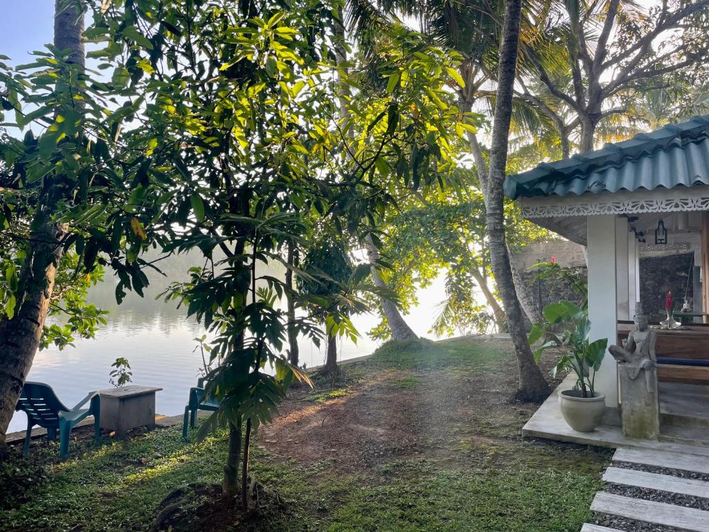 LAKE HOUSE - La maison VEDA, Habaraduwa (updated prices 2026)