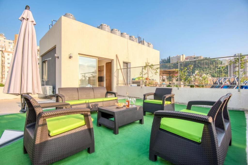 Cloud 9 - Santa Maria Rooftop Studio & Terrace in Jal El Dib, Jall adh ...