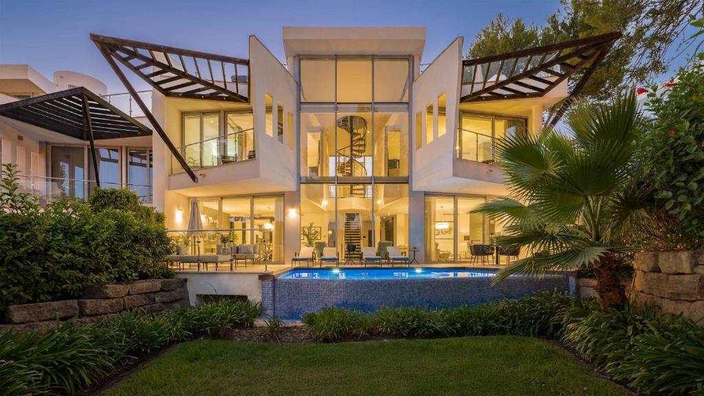 VACATION MARBELLA I Villa Finesse, Luxury Villa, Golden Mile, Swimming ...