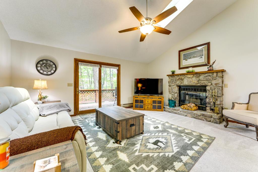 Smoky Mtn Cabin, 7 Mi to Cataloochee Ski Area!, Maggie Valley (preços ...