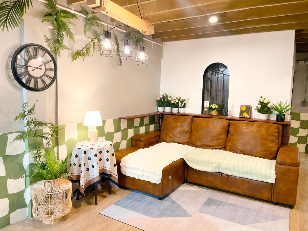 4BR 8PAX Near BTS Mochit MRT Chatuchak Union Mall, Sathani Bang Su ...