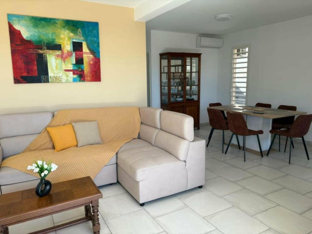 LA MAISON COSY, F3 Moderne, Lumineux & Fonctionnel - 10 mn de L ...