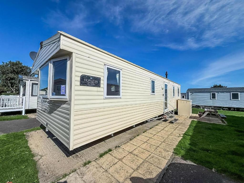 Superb 8 Berth Caravan, Close To Amenities At Caister Beach Ref 30073F ...
