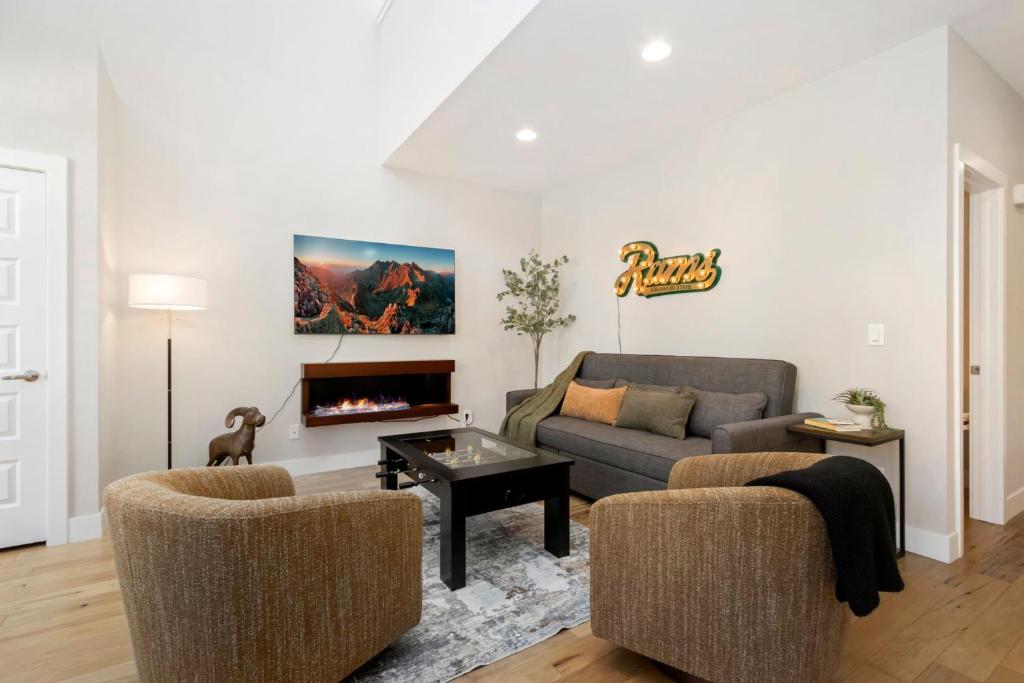 Rams Roost with Rooftop Hot Tub, Patio and Family Fun, Buckingham ...