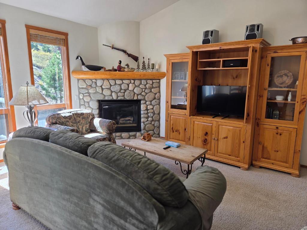 Snowcreek Resort Vacation Rentals 776 Fairway Circle, Old Mammoth ...