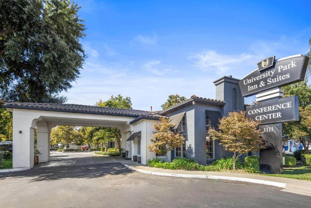 University Park Inn & Suites, an Ascend Collection Hotel, Davis ...