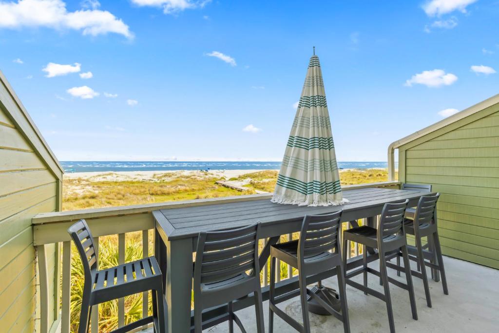 Mariner's Walk 12E - Modern Oceanfront Villa, Isle of Palms (updated ...