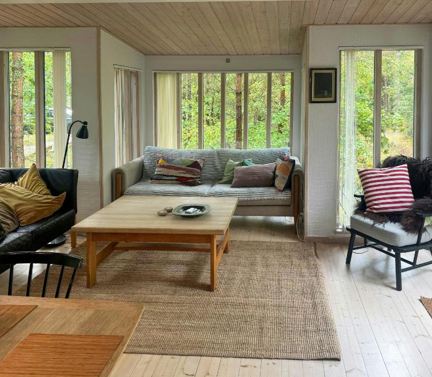 Forest House Near Bakka Harbor And Kadeau, Vester Sømarken (tarifs ...
