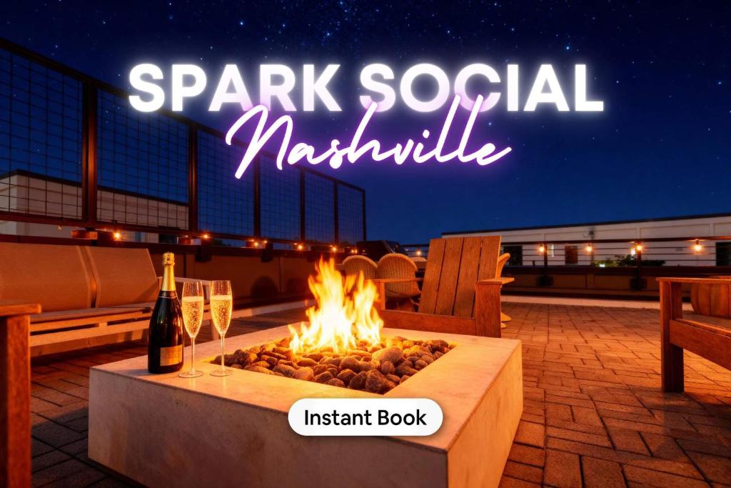 Rooftop Fire Pit Lounge Skyline DT Nash Views, Nashville (precios ...