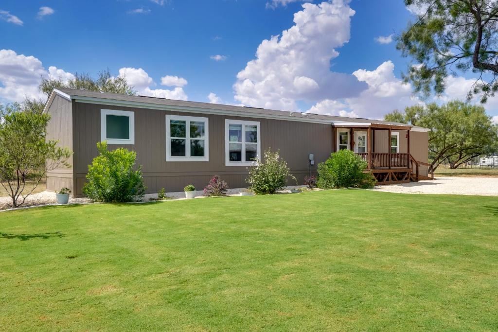 Peaceful Countryside Home with Yard in Hawley, Hawley (prezzi ...