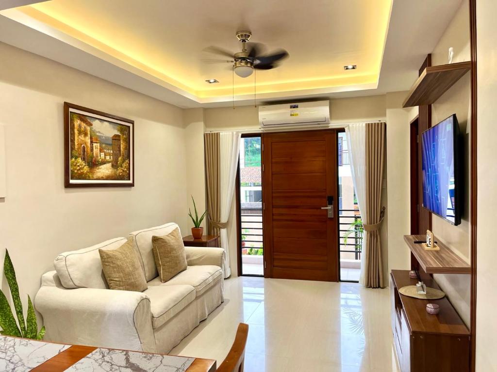 Humble Cocoon1-2BR Unit House Near Inflatable Island & Subic Bay Yacht ...