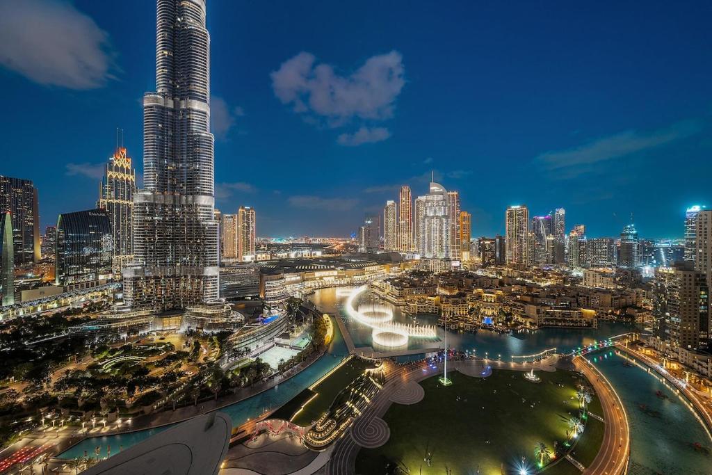FIRST CLASS 1BR Burj Khalifa & Fountain View, Dubai (uppdaterade priser ...