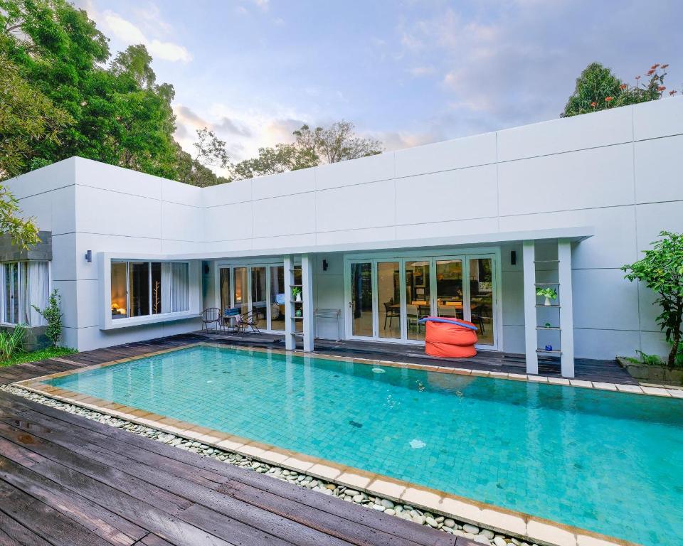 La Quoriena Botanical Villa & Cafe', Labuan Bajo (updated prices 2026)