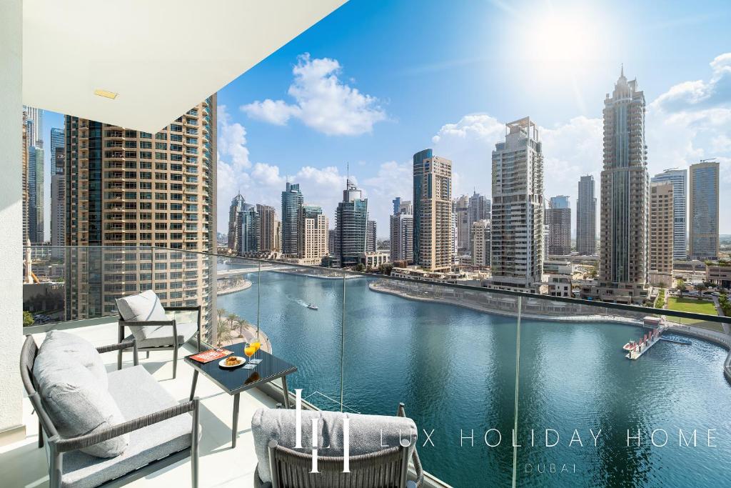 LUX LIV Contemporary Full Marina View Suite, Dubai (updated prices 2026)
