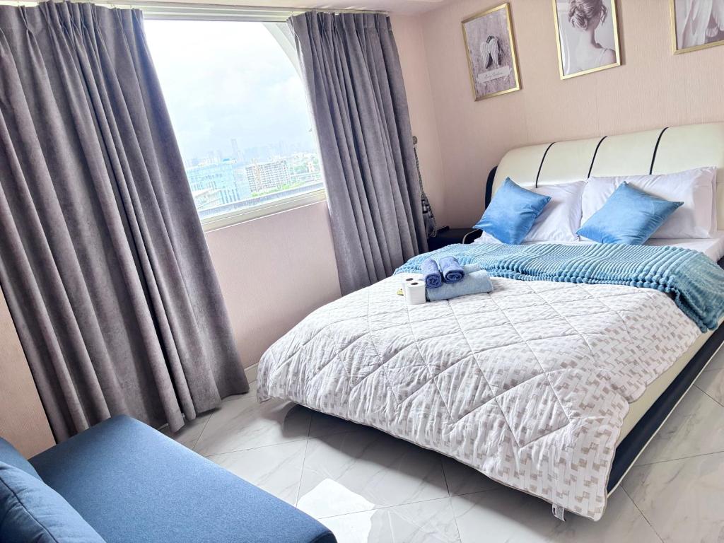 H Cloud Suites Monarch Parksuites near MOA and Casino City, Manila ...