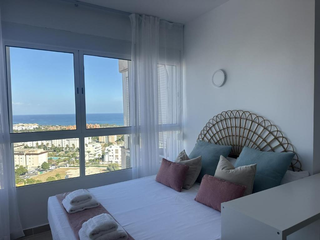 Colina Beach con vistas al mar, Торемолинос (обновени цени за 2026 г.)