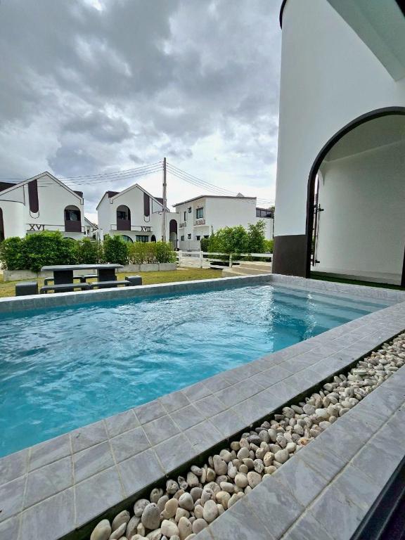 Cloud Escape Pool Villa - Khao Yai, Pak Chong (prisene oppdatert 2025)