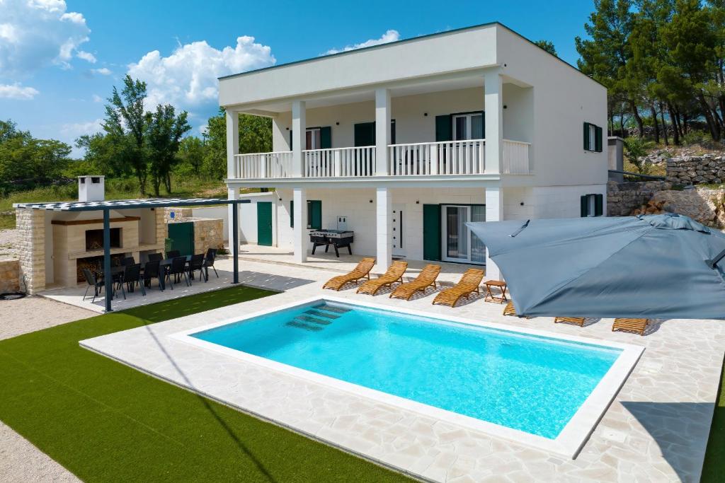 Villa Vallis with pool, Kruševo (opdaterede priser for 2025)
