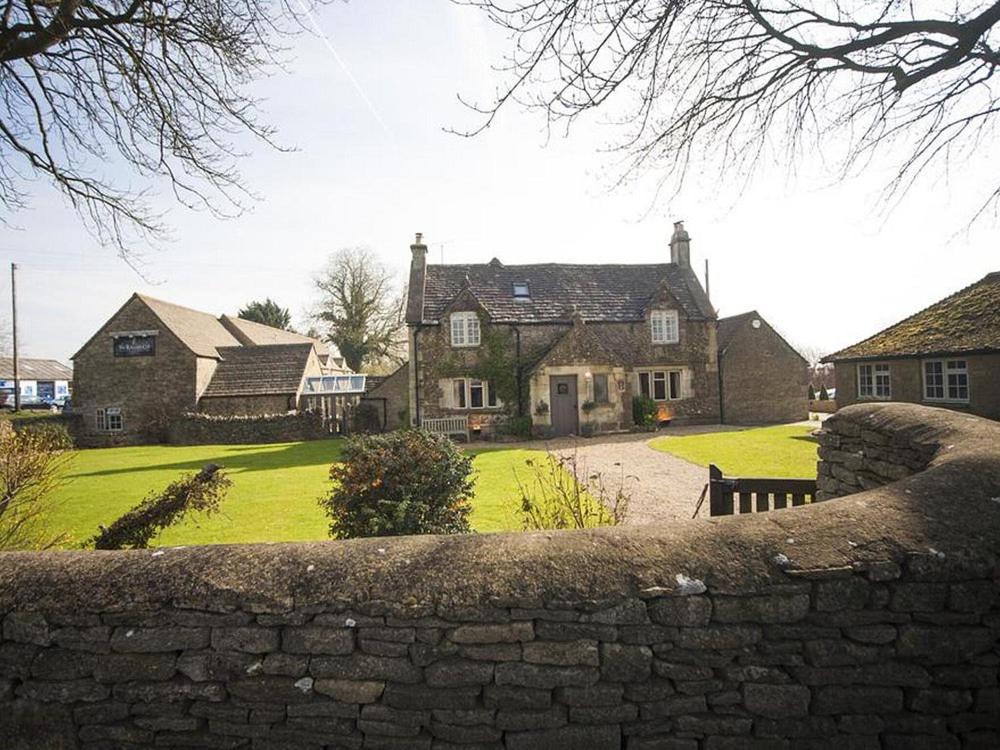 The Ragged Cot, Minchinhampton (updated prices 2026)