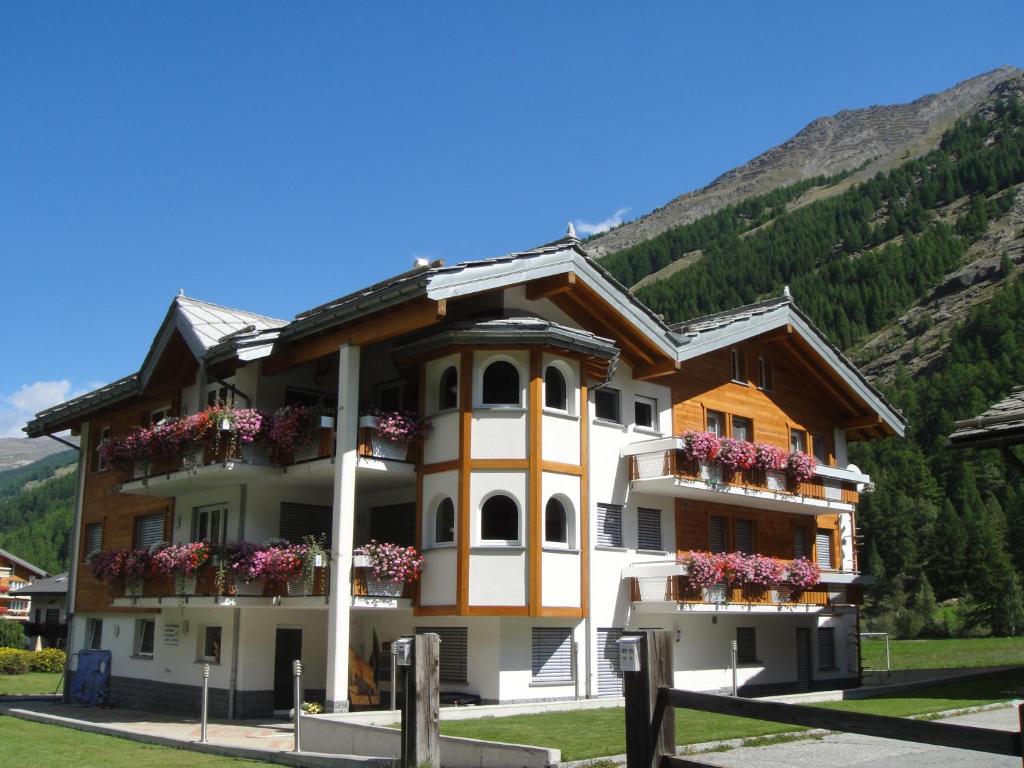 Haus Alpenstern, Saas-Grund (updated prices 2026)