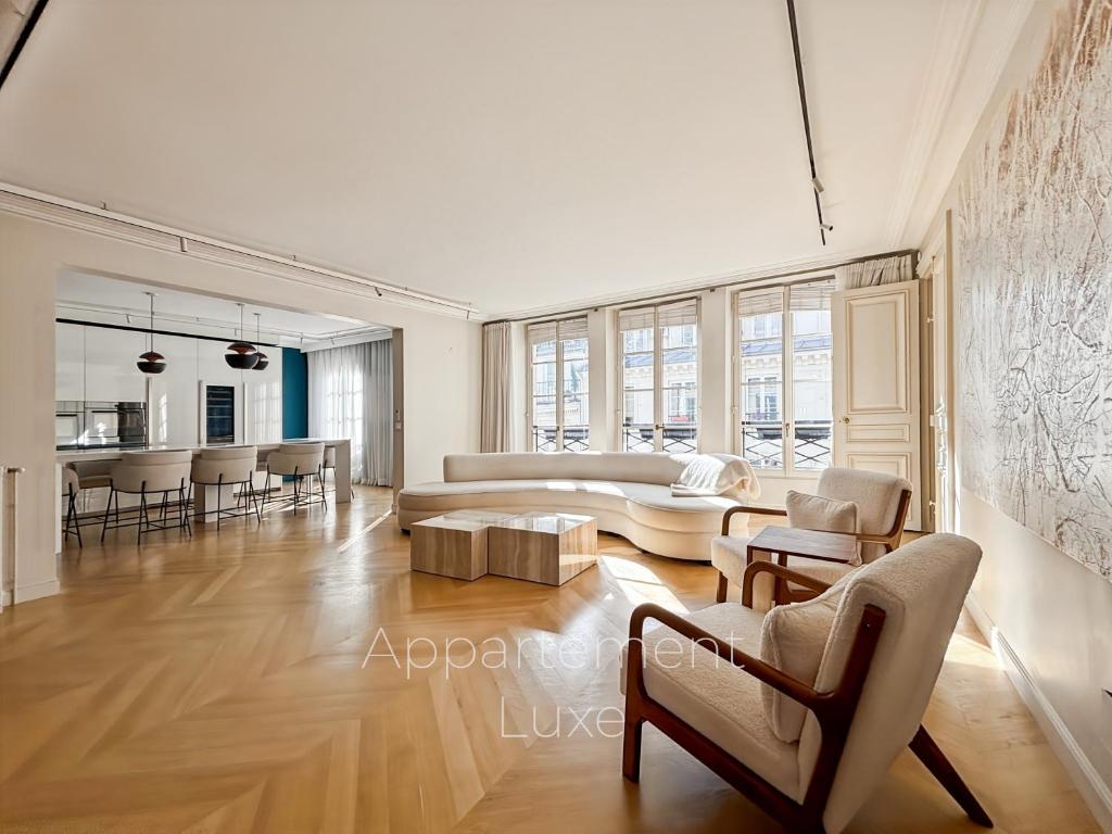 Appartement Haussmannien Luxe Paris Opéra Madeleine, Paris (prețuri ...