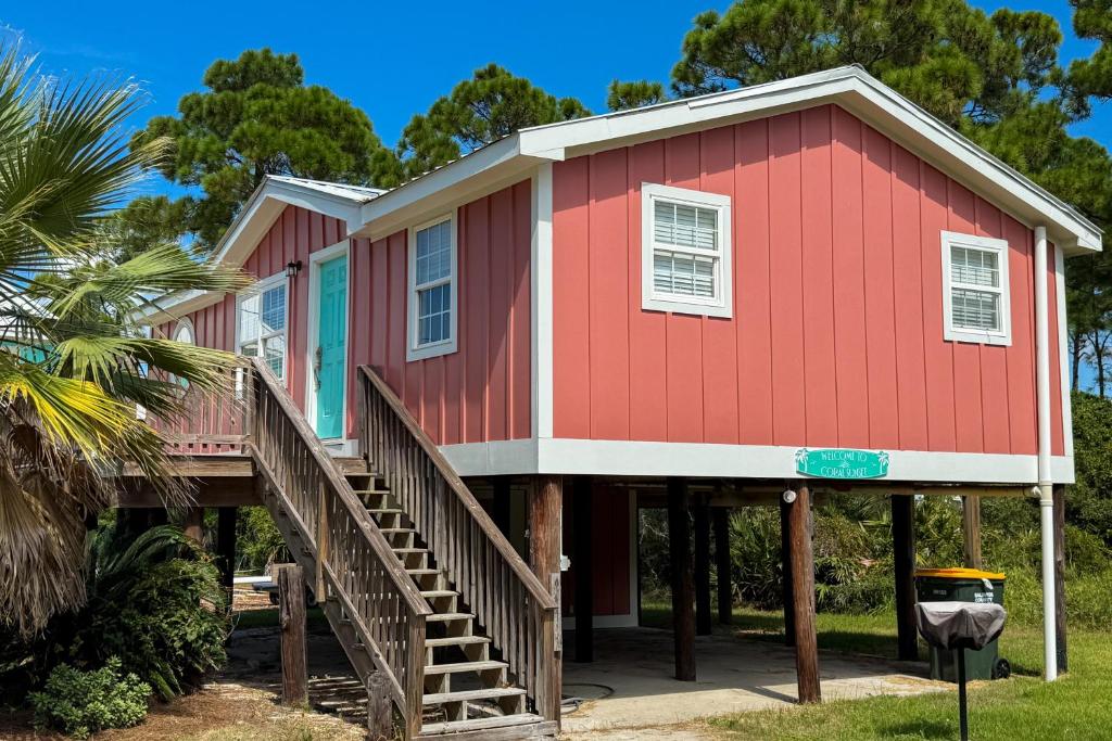 Coral Sunset, Fort Morgan (2025 güncel fiyatları)