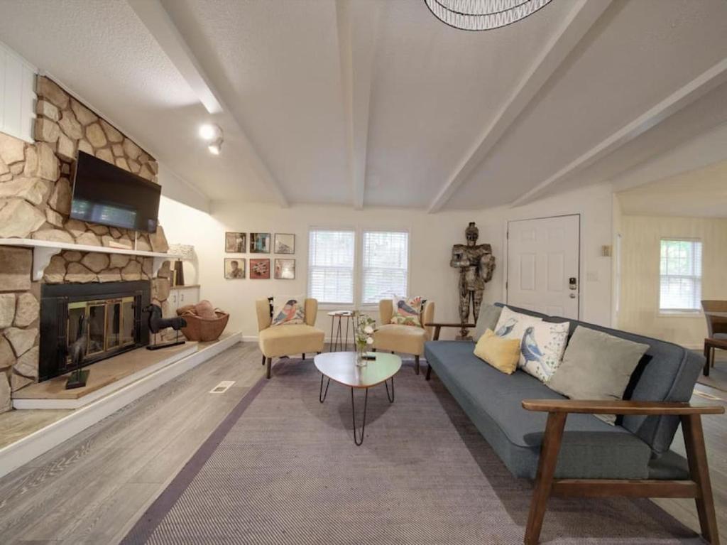 Warm Days and Cool Knights Fire Pit Boat Rental, Mayhew (updated prices ...