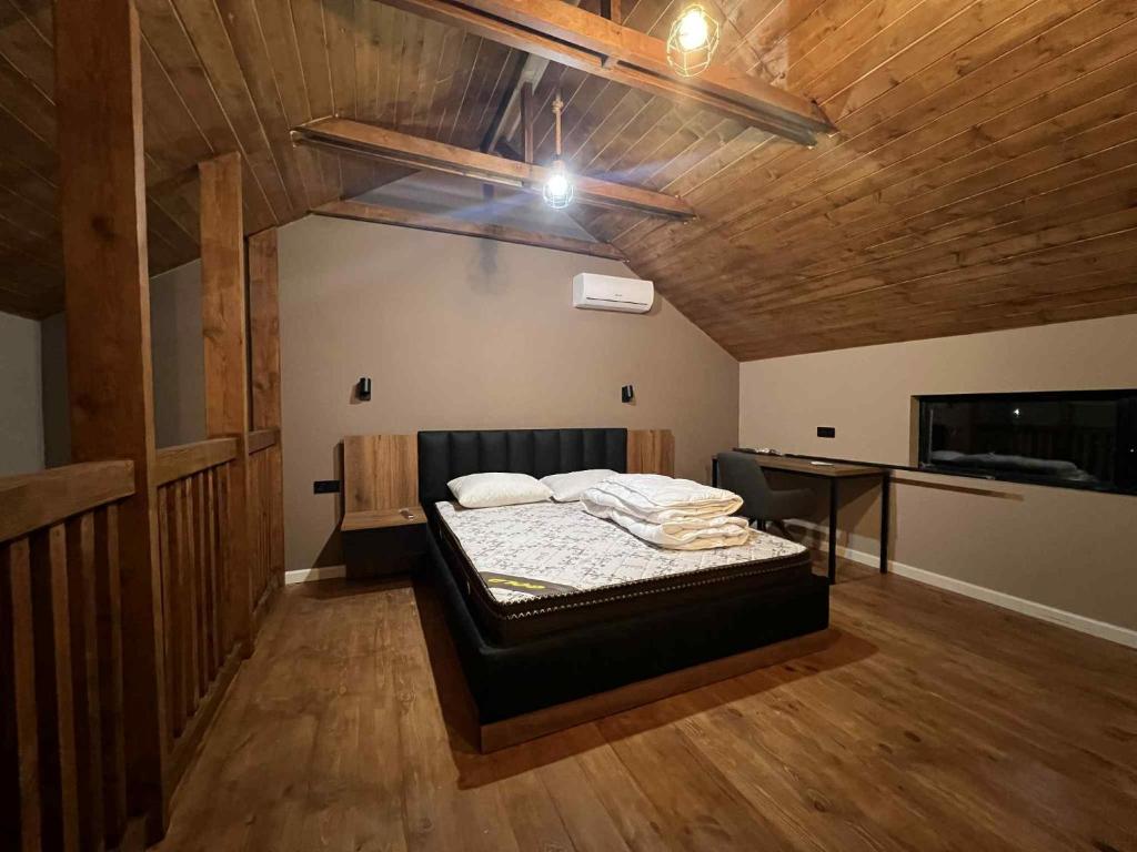 M town cotagge, mtskheta misakcieli, Agdgomelaantkari (ενημερωμένες ...